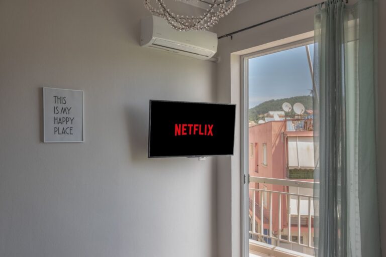 Why is My Projector Not Displaying | 7 Simple Solutions for You ... Why is My Projector Not Displaying | 7 Simple Solutions for You ...
